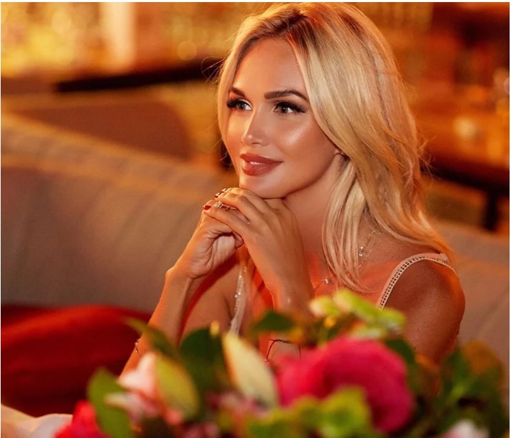 Victoria Lopyreva In A Translucent Swimsuit Boasted A Slender Figure