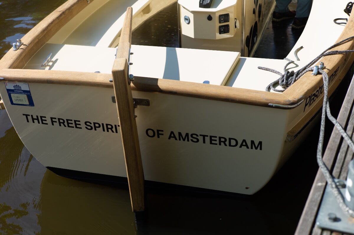 Eco-boat from Scotch & Soda brand conquers the canals of Amsterdam ...